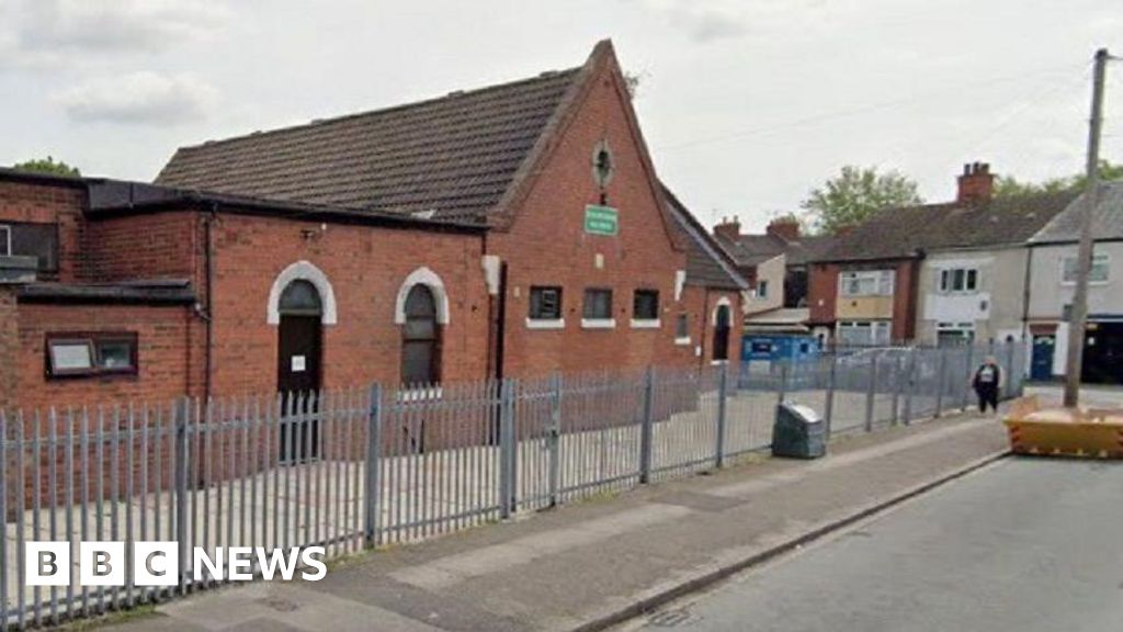 Hull Mosque opens doors during Ramadan