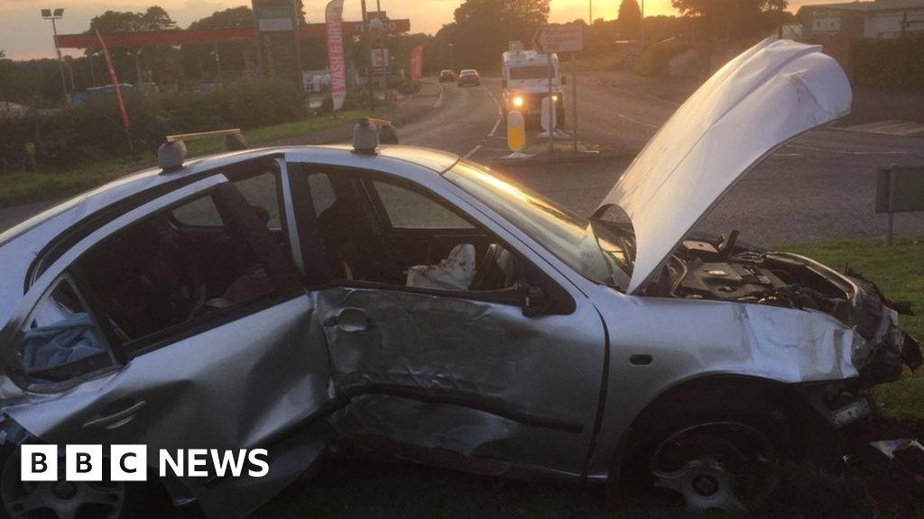 Drink-driving investigation over Portadown crash - BBC News