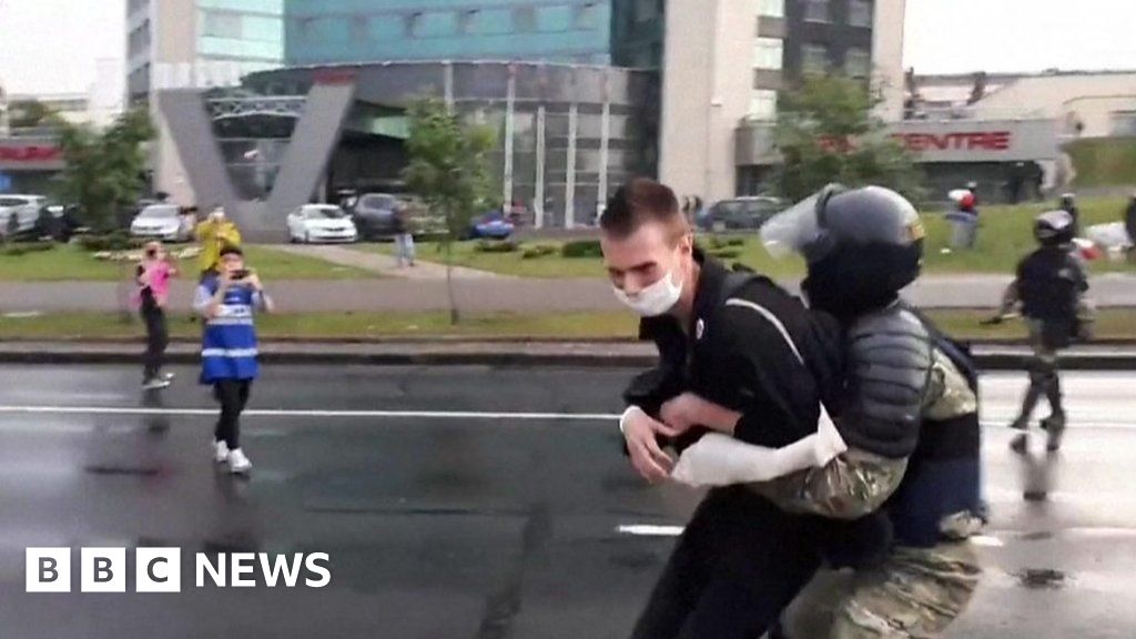 Belarus protests: Security forces crack down as 100,000 gather in Minsk