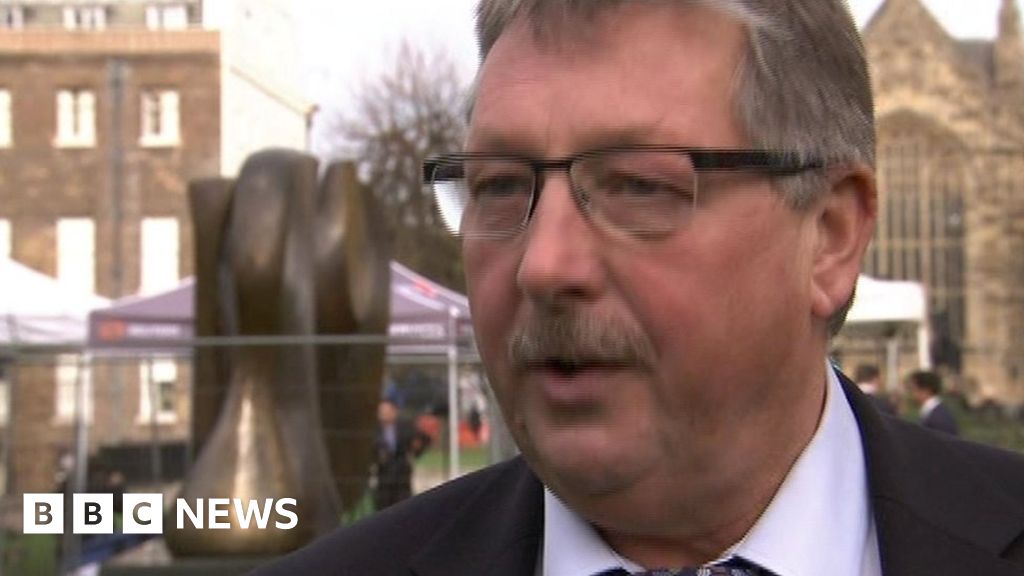 Sammy Wilson rules out DUP leadership bid - BBC News