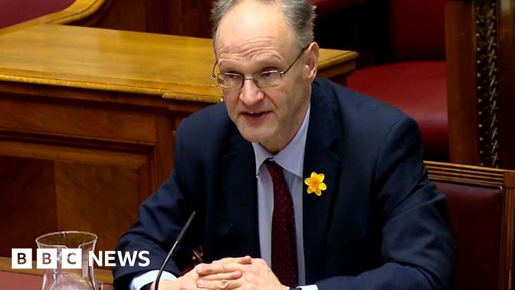 Coronavirus: Teachers may be shared between schools on Monday