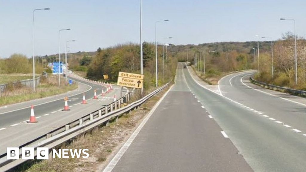 M53 Crash Motorcyclist Dies In Motorway Barrier Crash