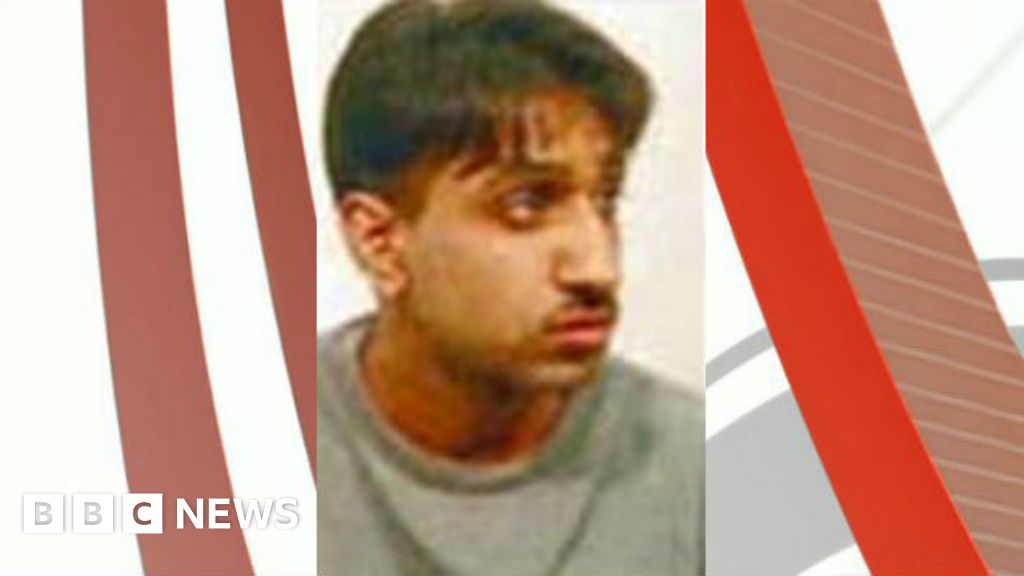 Police hunt Bradford and Batley sex attack suspect - BBC News
