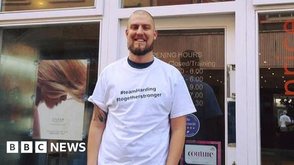 Lung cancer patient Luke Harding praises NHS treatment - BBC News