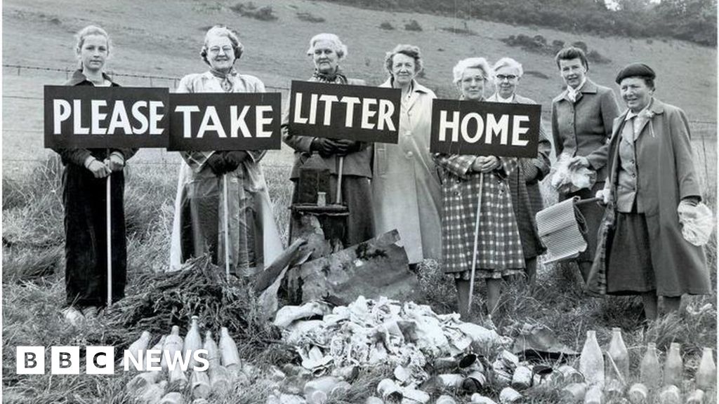 England's litter picking army speaks - BBC News