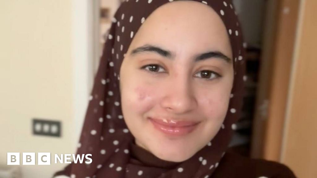 A day in the life of a Muslim BBC journalist during Ramadan - BBC News
