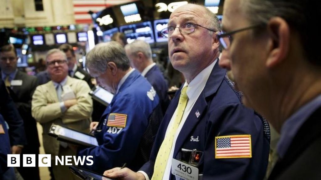 US stock markets extend record highs - BBC News