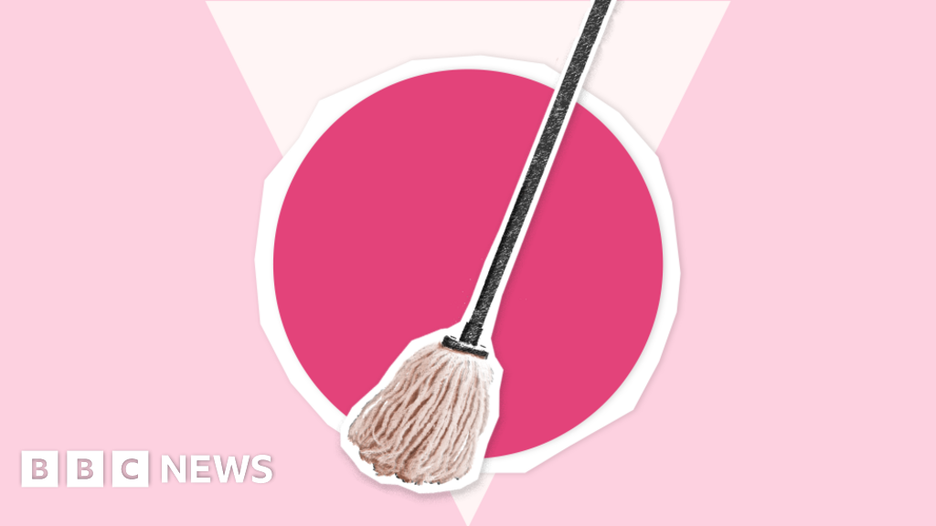 Freedom Trash Can: A mop