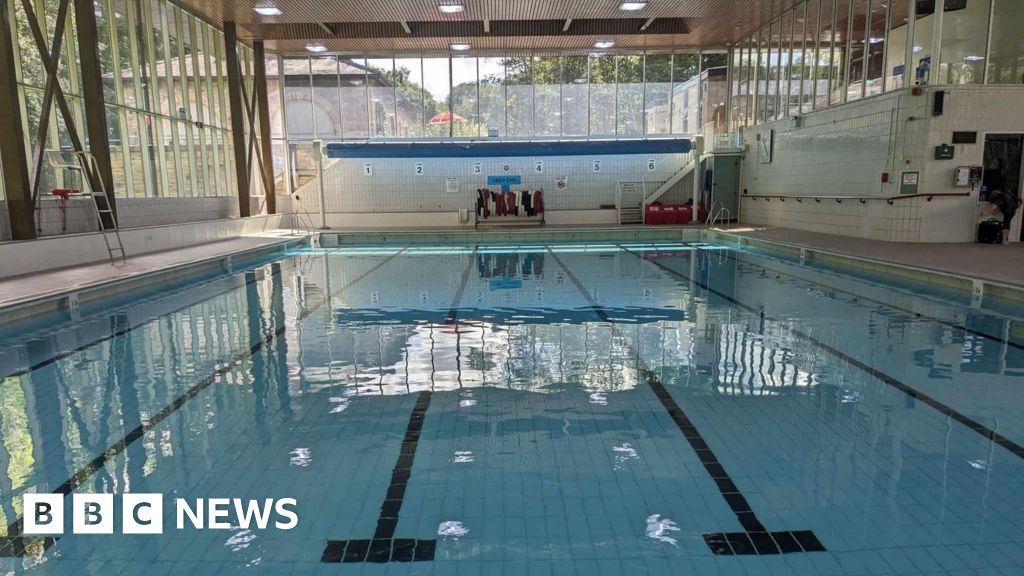 Richmond swimming pools closed after ceiling issues - BBC News