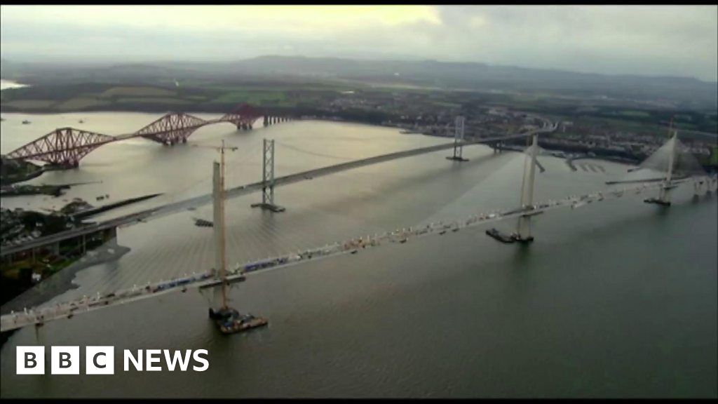 Famous bridges across the Forth - BBC News