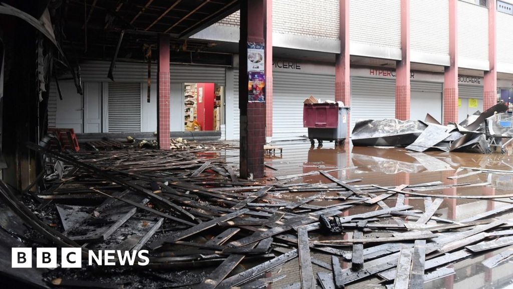 Paris kosher store destroyed by fire on attack anniversary