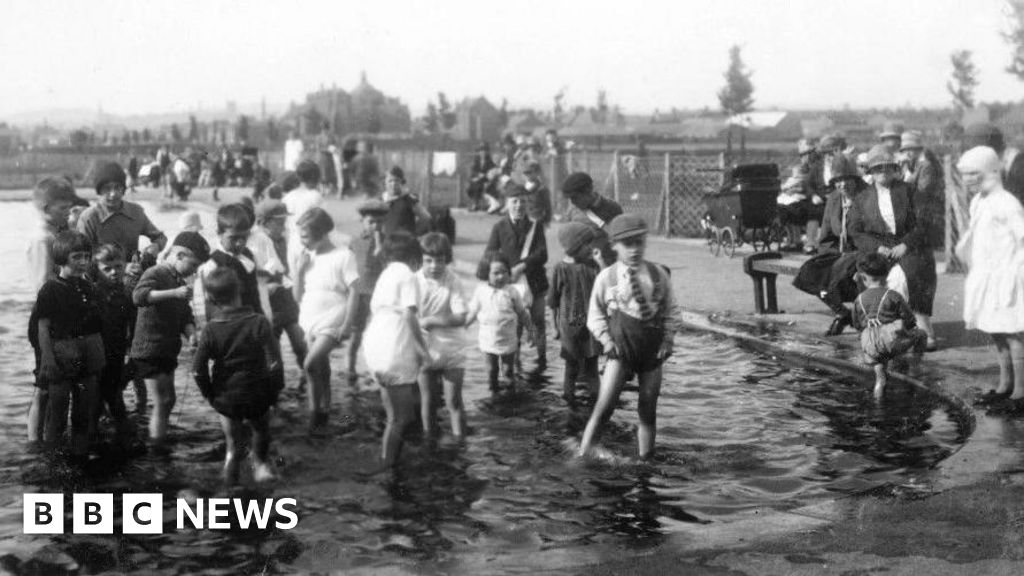 Nostalgic images of Victoria Embankment ppaddling pool ahead of return