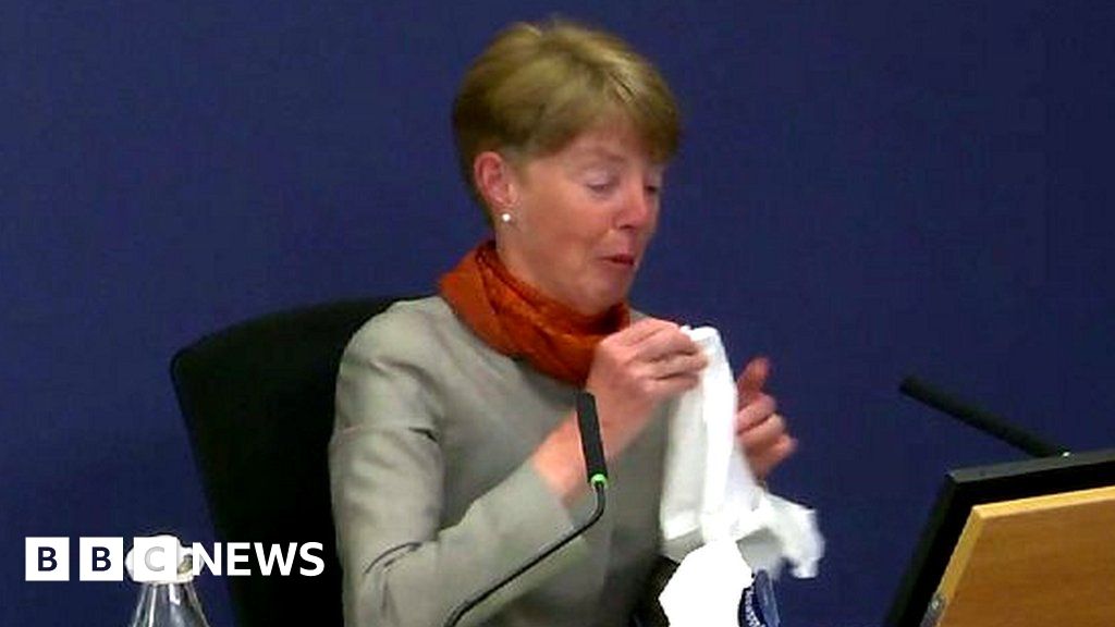 Ex-Post Office boss Paula Vennells cries while giving evidence - BBC News