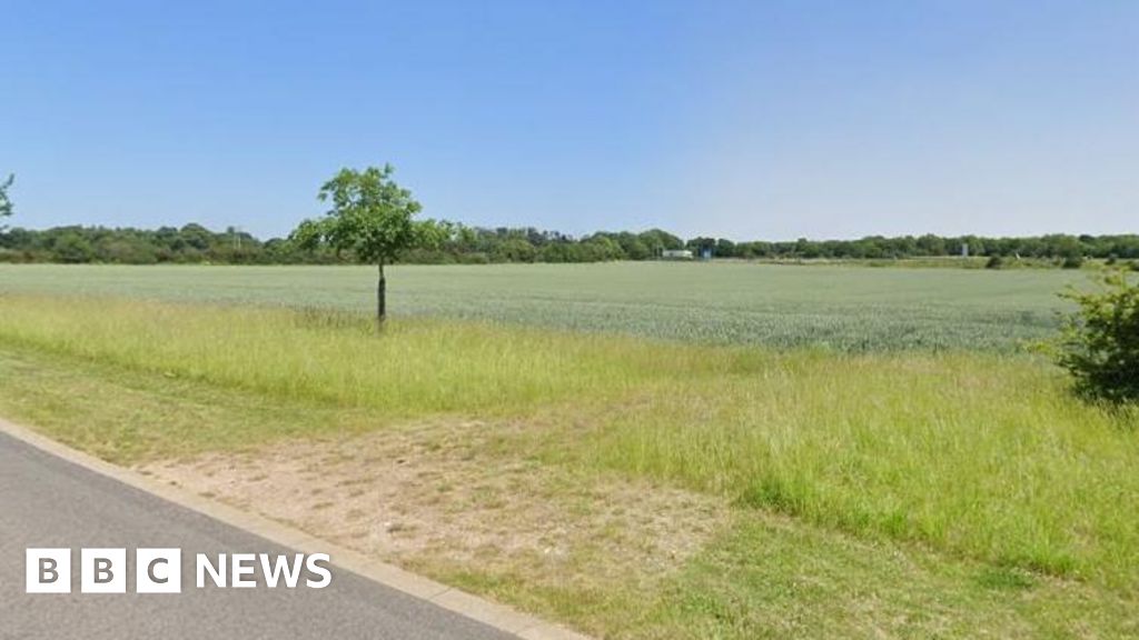Elsenham Youth FC submits application to move to new home - BBC News