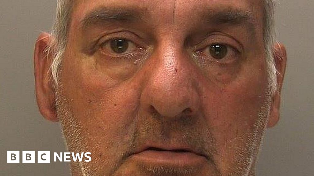 Michael Carlton jailed for knife attack on ex-partner - BBC News