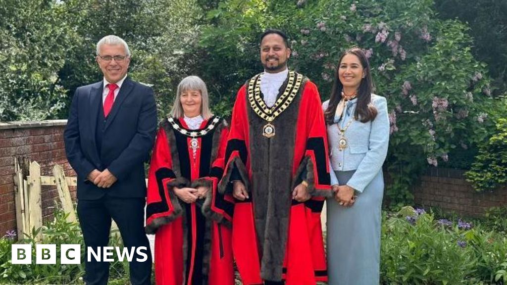 Swindon mayor calls new role 'privilege of his life'