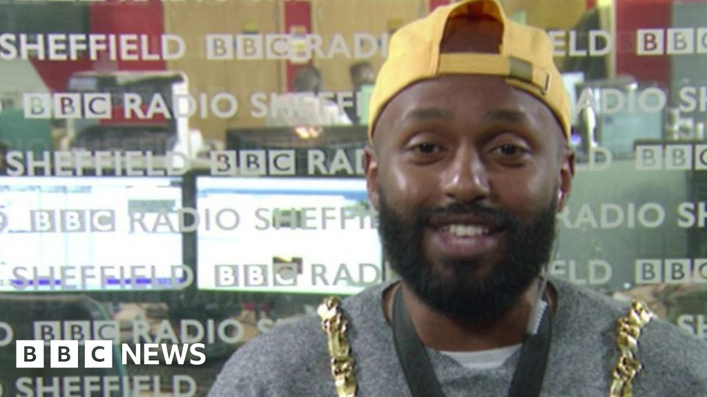 Magid Magid: From Ethiopian refugee camp to Sheffield Lord Mayor - BBC News