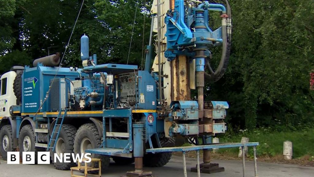 Geothermal energy: Stormont borehole to tap into underground heat - BBC News