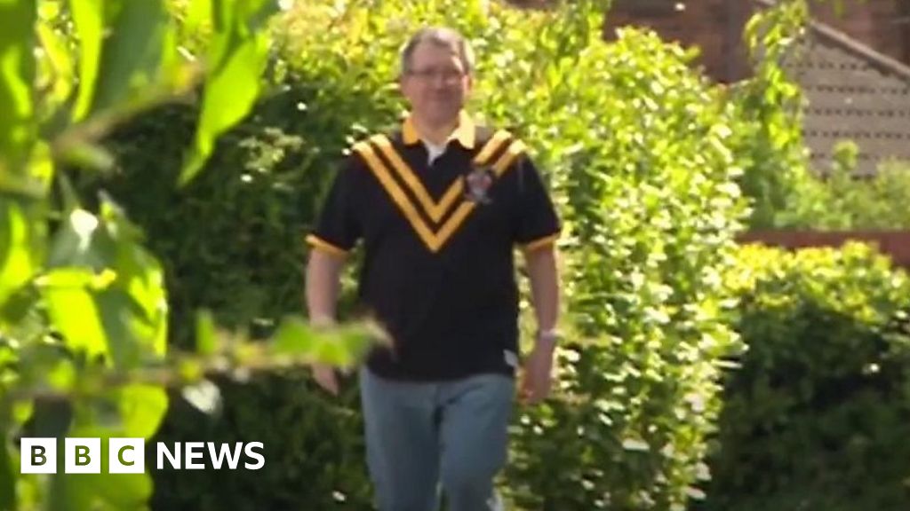 Heart attack survivor urges patients to still visit doctor - BBC News