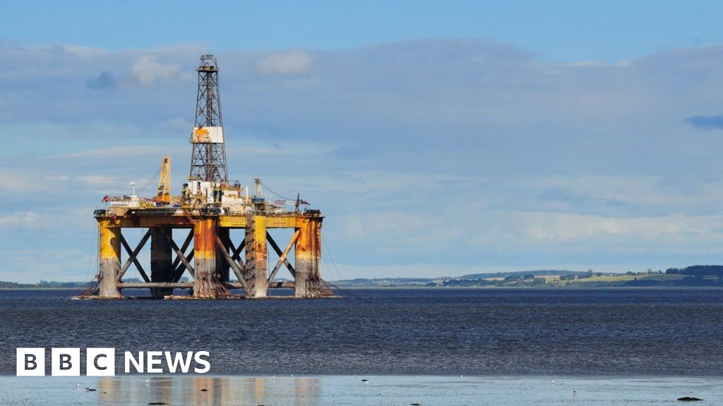 'Optimistic' outlook for Scotland's economy - BBC News