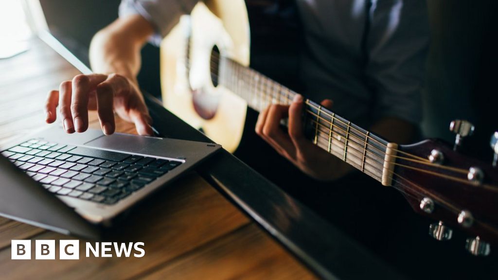 Music education 'risks being outdated by technology'