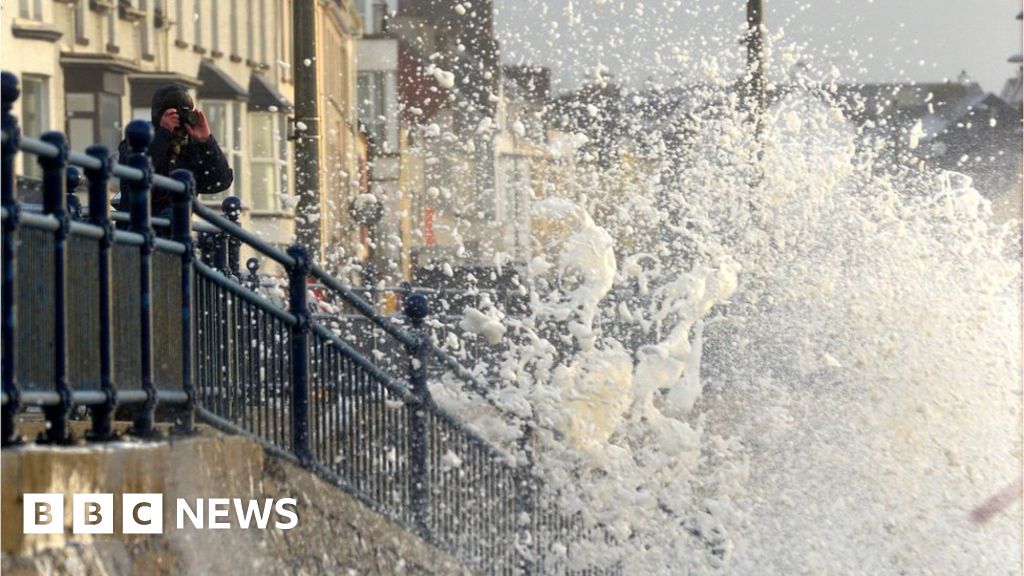 Storm Henry: Severe gales warning issued for Northern Ireland - BBC News