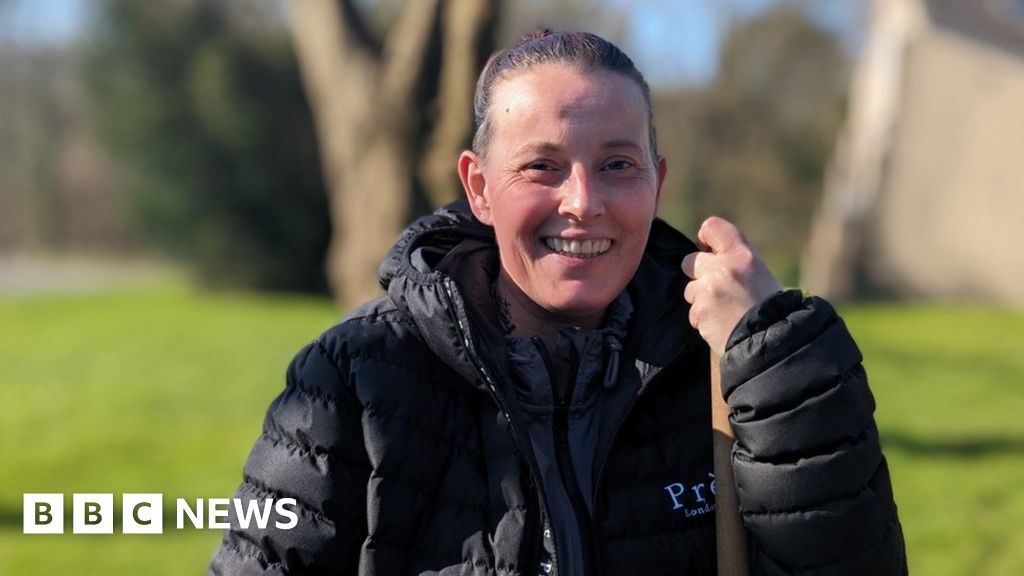 Calderwood House residents clean up Egremont in support thanks - BBC News