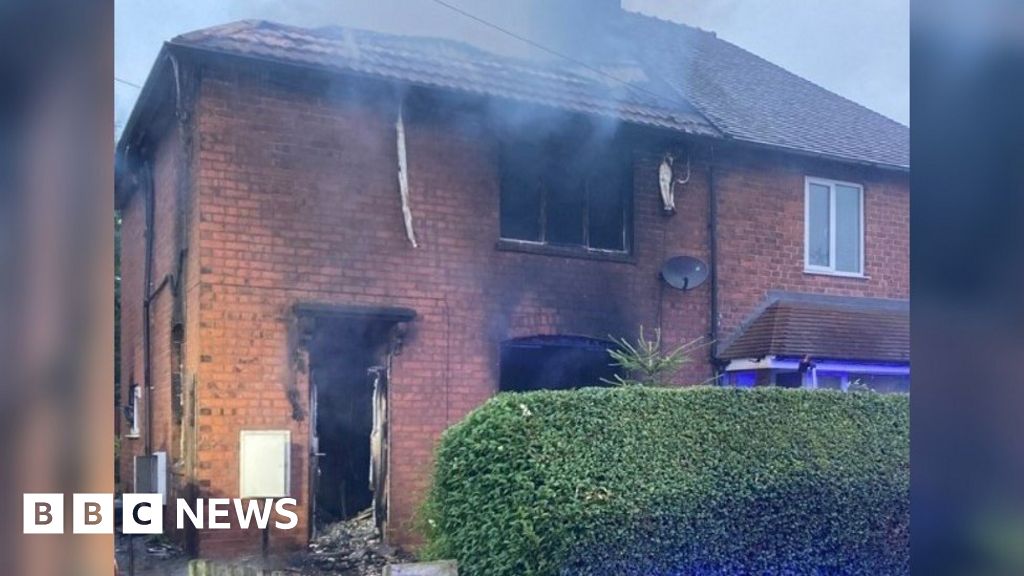 Seven injured in Rugeley house fire - BBC News