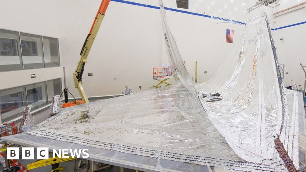 James Webb: Telescope's giant origami shield takes shape - BBC News