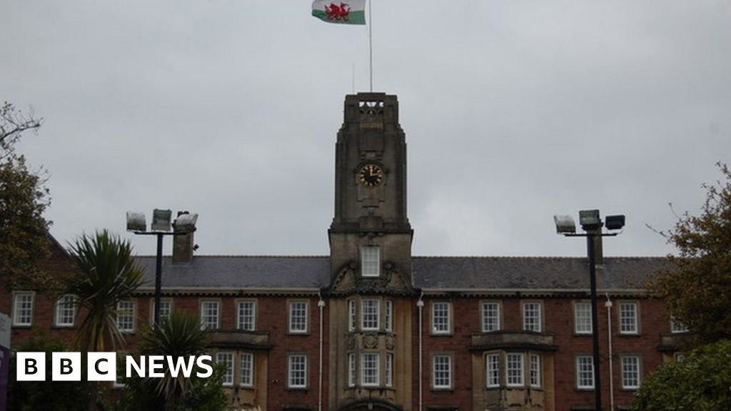 Caerleon campus: New homes plan for old university site - BBC News