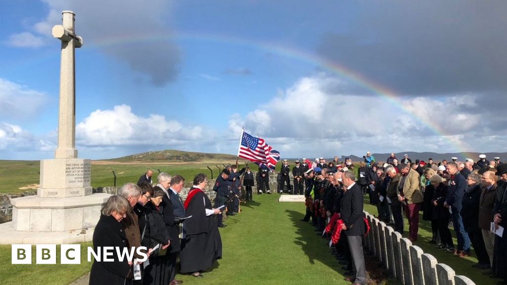 Ceremony to remember sinking of HMS Otranto on Islay - BBC News