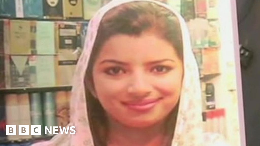 Zeenat Shahzadi: Fears for missing Pakistan reporter - BBC News