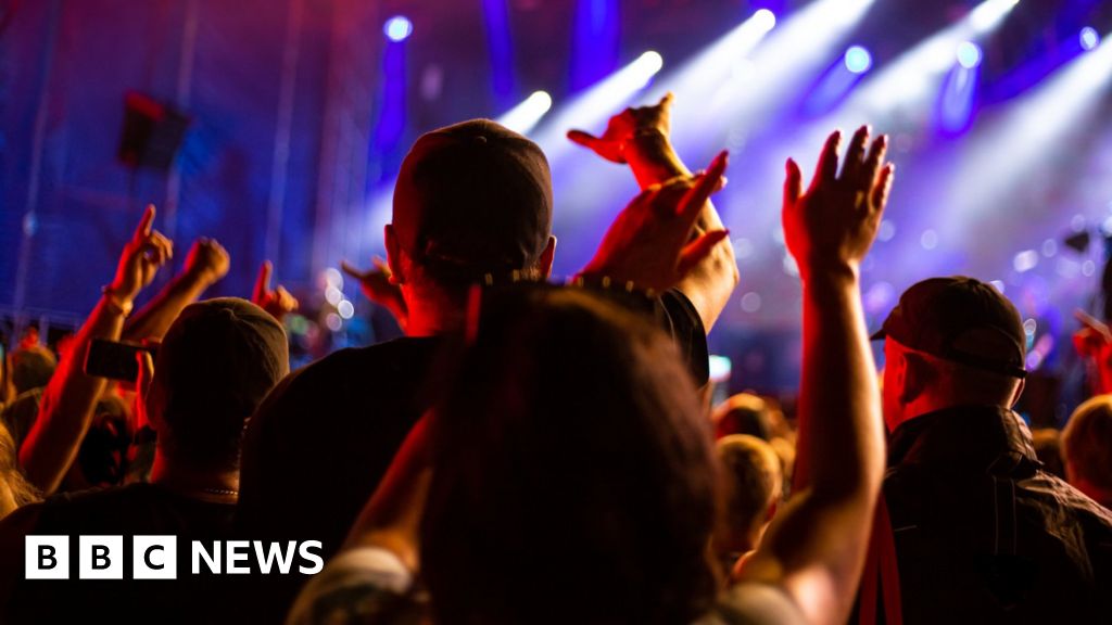 Police Scotland investigate reports of spiking by injection - BBC News