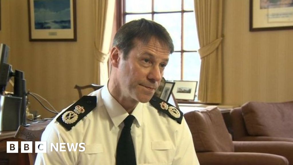 Ex police chief 'asked staff to chauffeur his wife' - BBC News