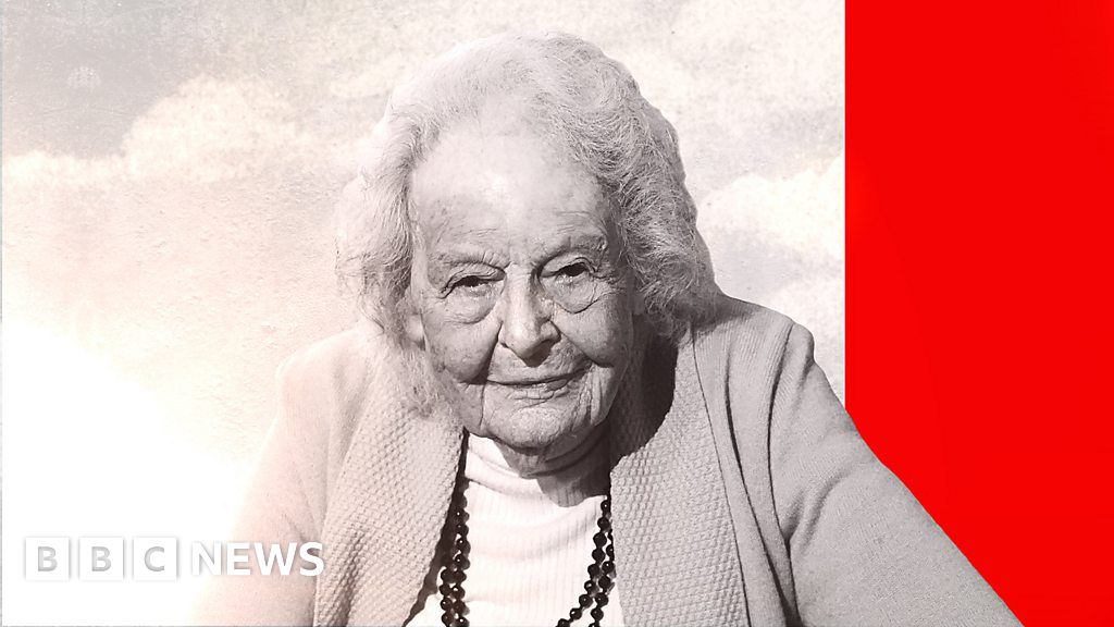 Pamela Galloway: 'Our job was to confuse the German bombers' - BBC News