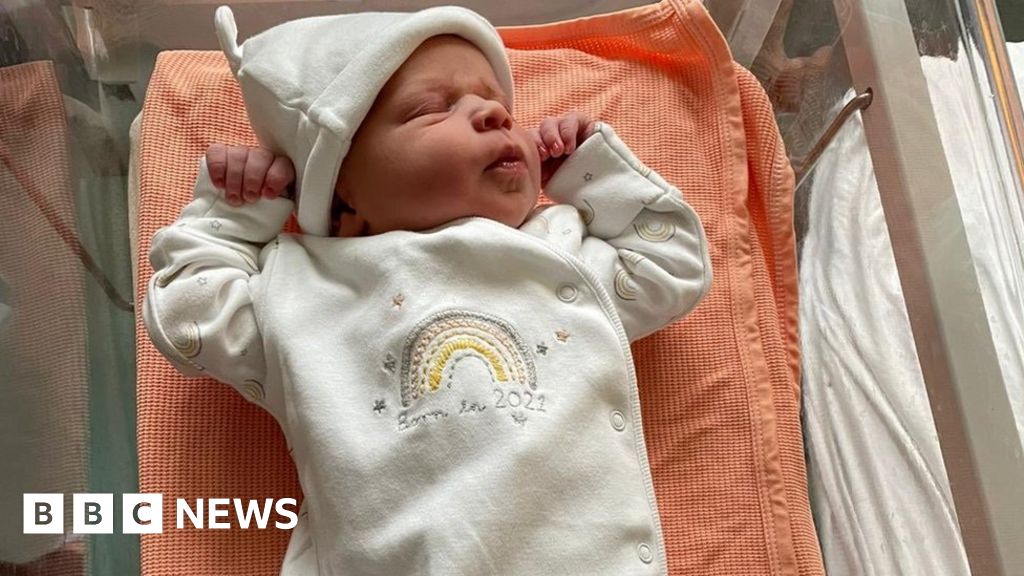 Scottish Tory leader Douglas Ross welcomes birth of second son - BBC News