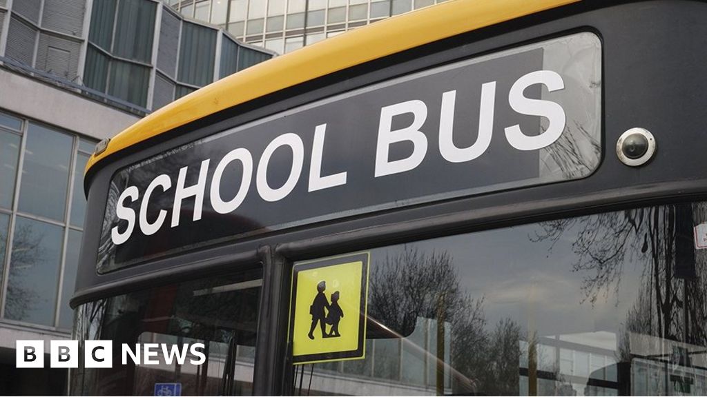 York Council budget cuts could see end to free school buses - BBC News