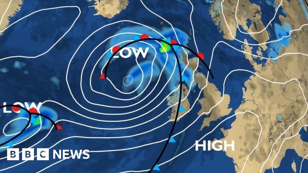 Wind warnings in place across Scotland over weekend - BBC News