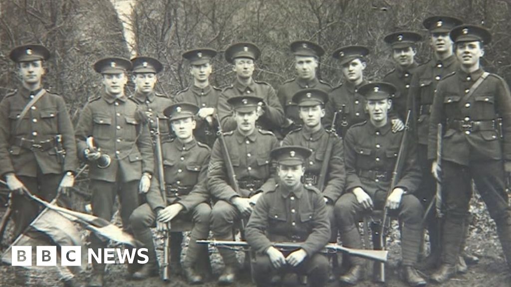 Memorial to WW1 Newcastle civilian battalion - BBC News