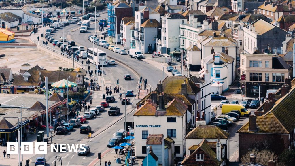 Is political upheaval coming in Sussex this May? - BBC News