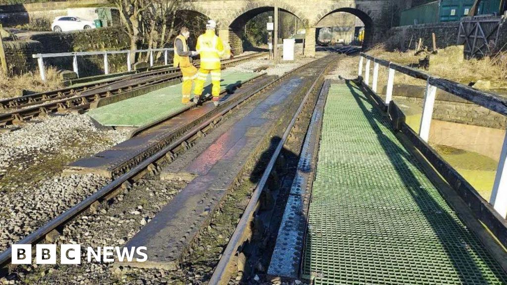 Haworth KWVR heritage rail bridge to be demolished and replaced - BBC News