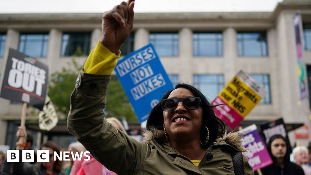 Conservative conference: Thousands protest in Manchester - BBC News