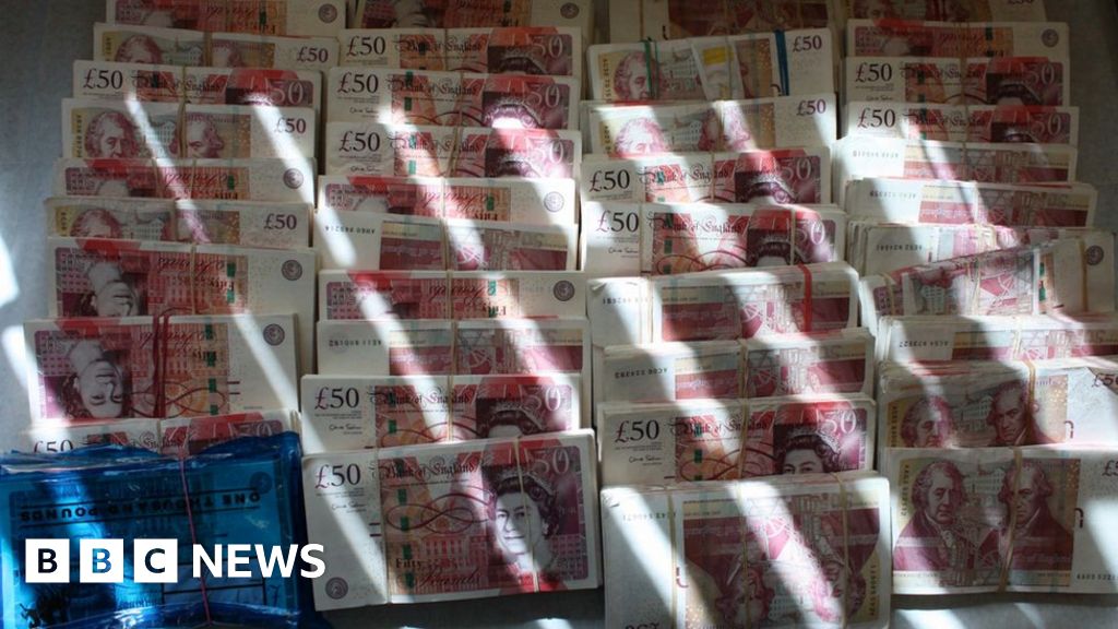 VAT fraud gang members jailed for £34m theft - BBC News