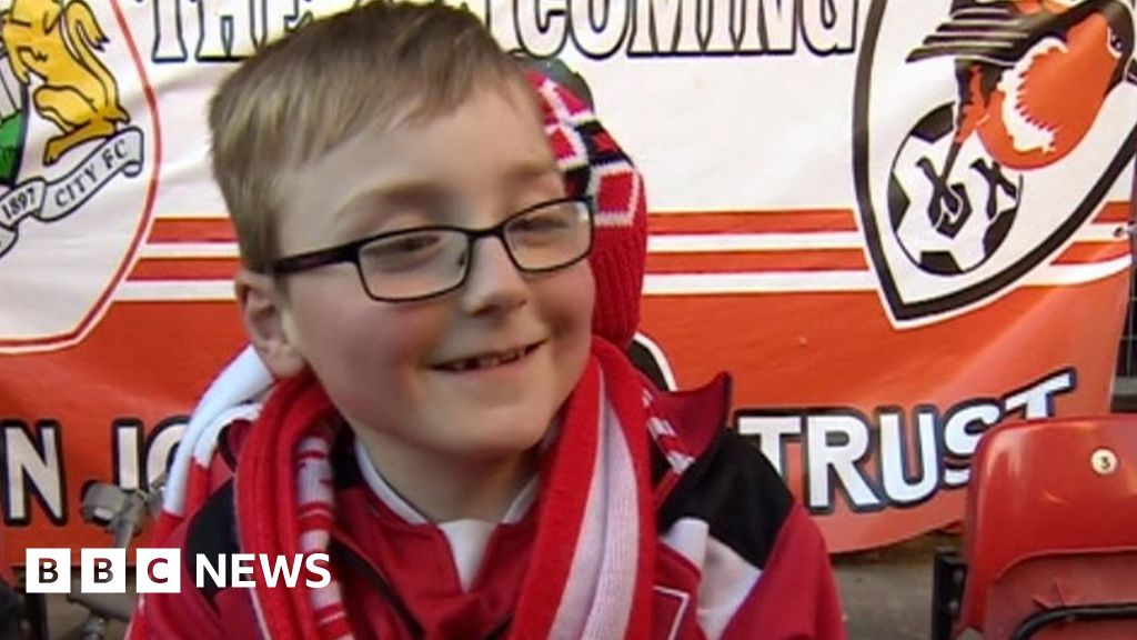 Young Bristol City fan Oskar Pycroft shortlisted for Football League ...