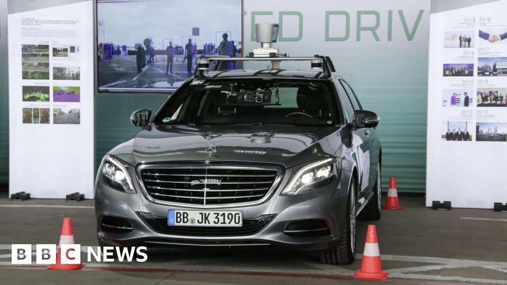 Daimler races to keep up on driverless cars