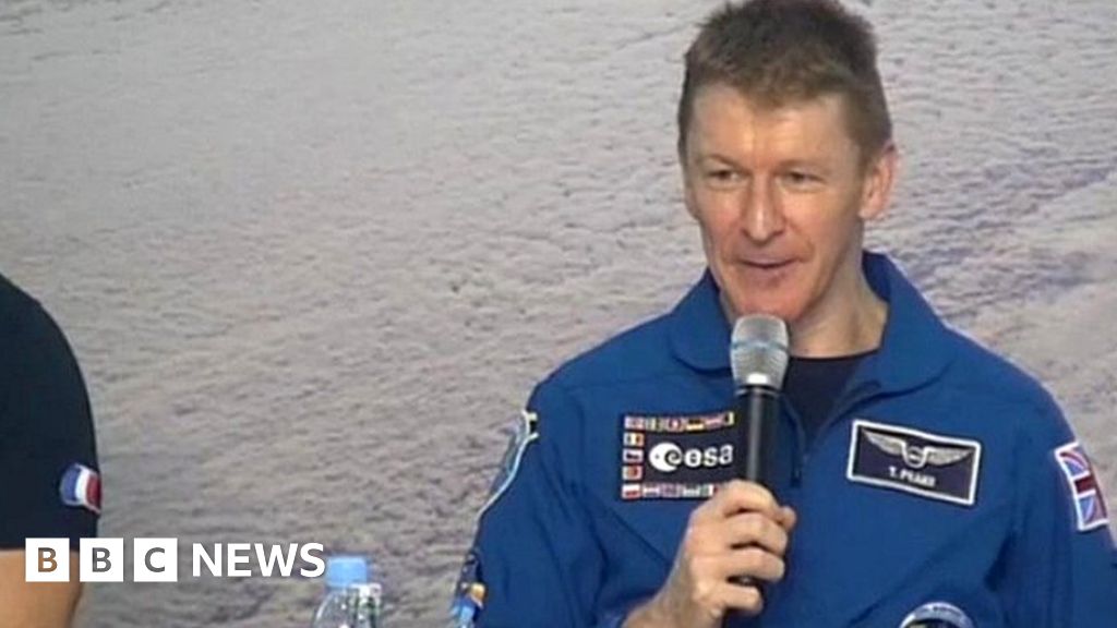 Tim Peake: 'I saw flames outside the window' - BBC News