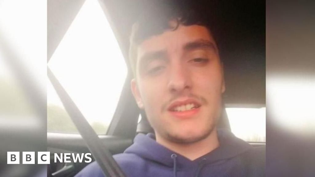 Teenagers, 13 and 19, sentenced for Nottingham skate park murder - BBC News