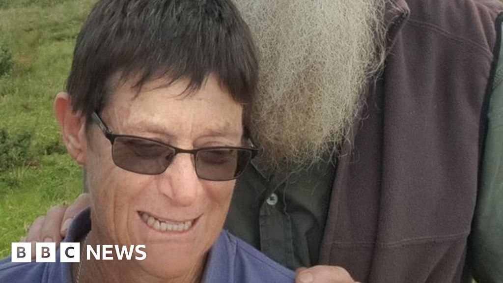 Rachel Saunders: Second missing botanist's body identified - BBC News