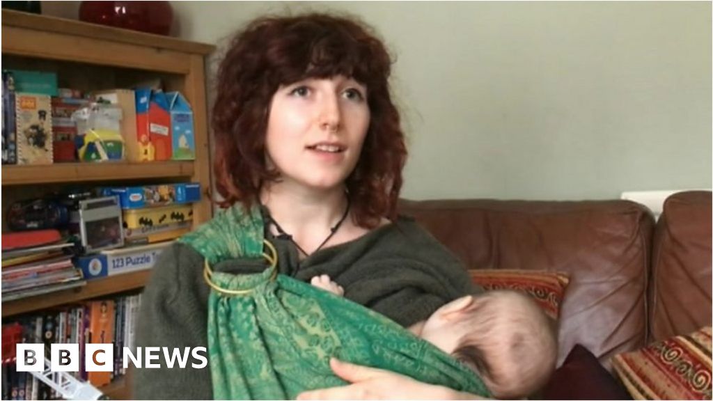 Freebirth: 'Childbirth without medical help was magical' - BBC News