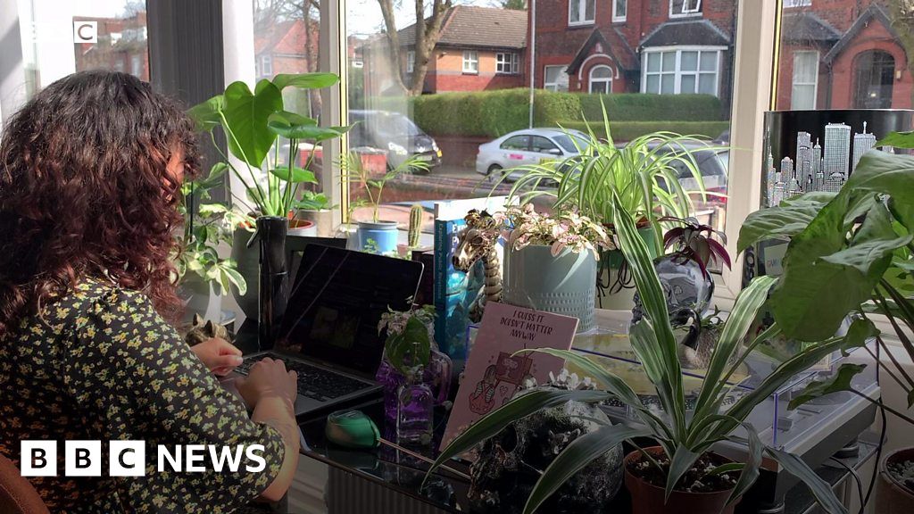 Covid: How indoor gardening has helped during lockdown - BBC News